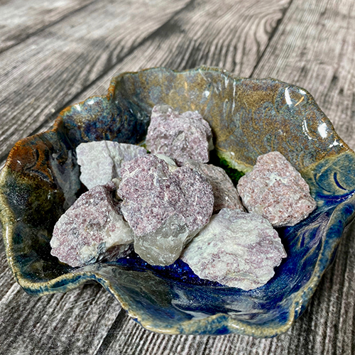 lepidolite raw